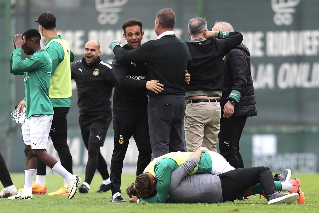 Rio Ave derrota Vitória e tem permanência quase garantida - Renascença