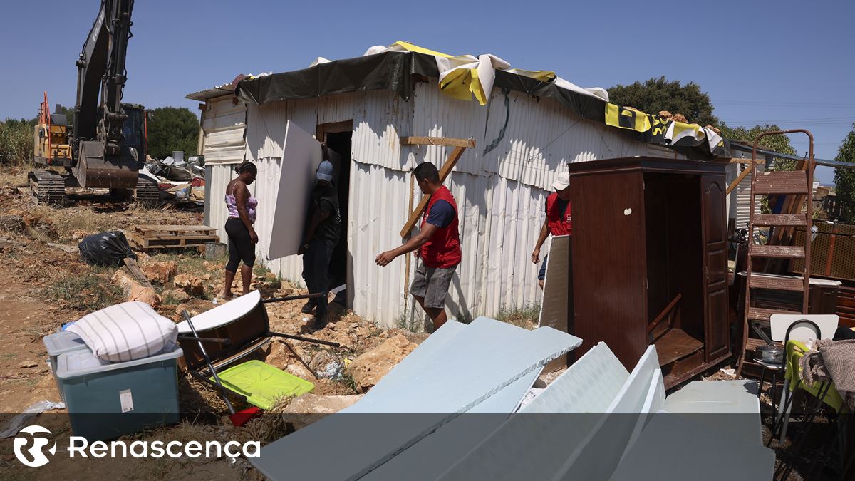 Câmara de Loures volta a demolir no Talude Militar - Renascença