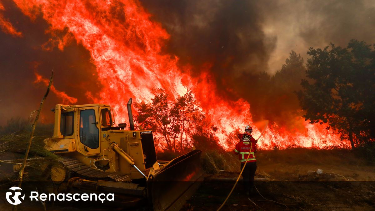 As imagens dos incêndios que estão a devastar Trancoso e Piódão ...