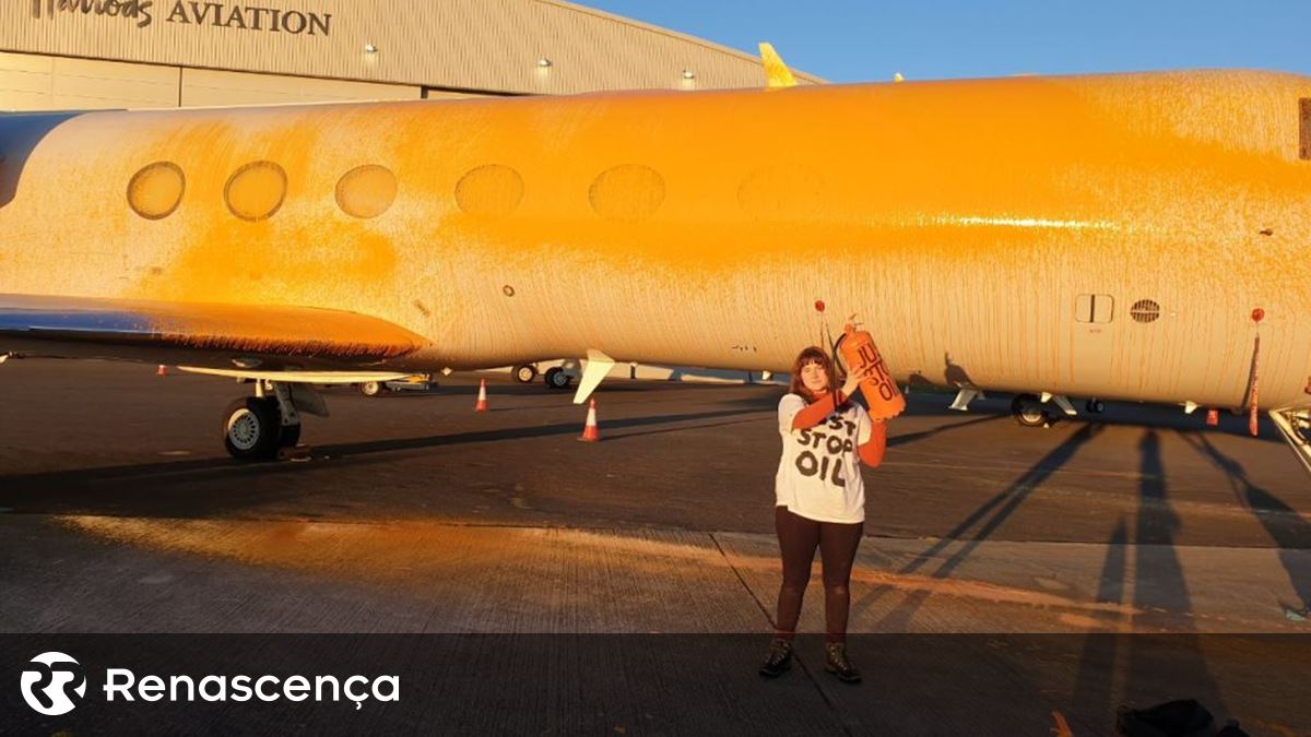 Ativistas vandalizam jato de Taylor Swift com tinta cor-de-laranja ...