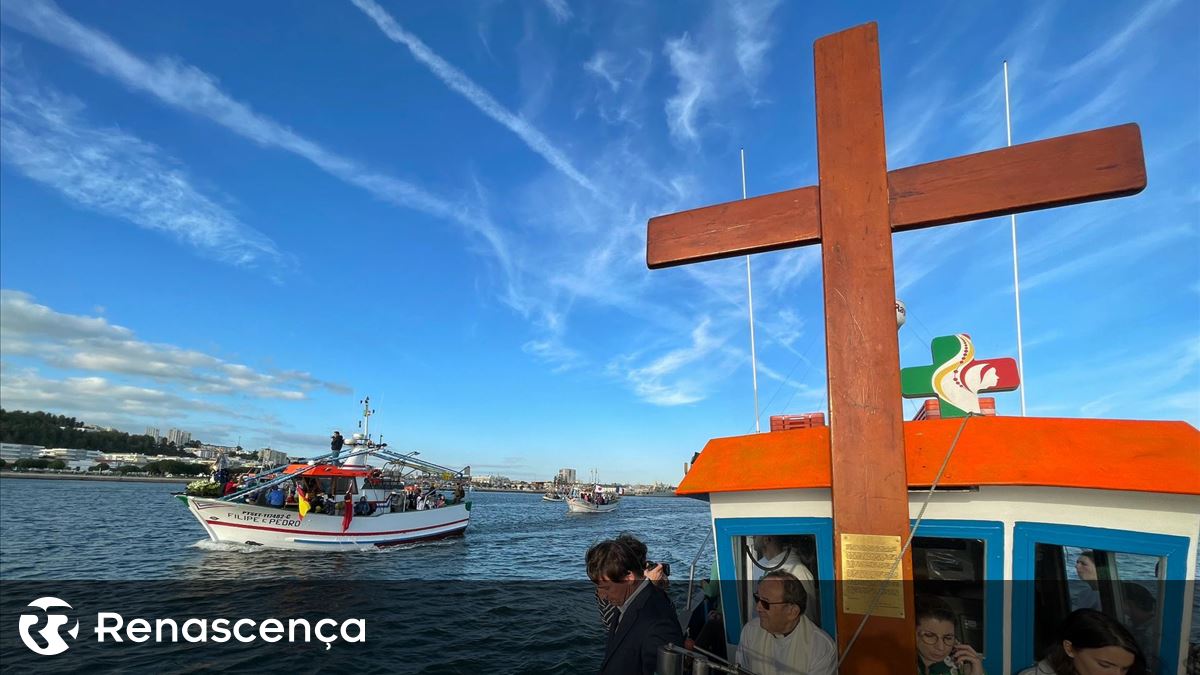 Símbolos da JMJ 2023 juntam-se a todos os santos na cidade de Setúbal ...