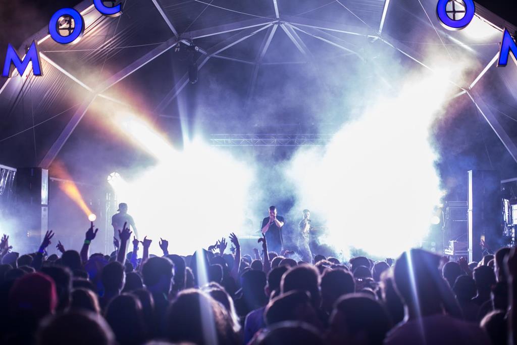 Festival Summer Fest arranca hoje na Costa da Caparica com Popcaan e ...